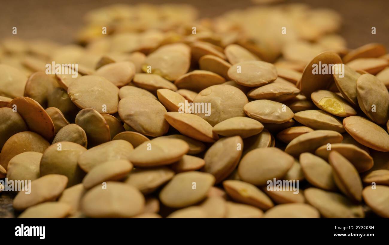 Lentils macro crop texture hi-res stock photography and images - Alamy