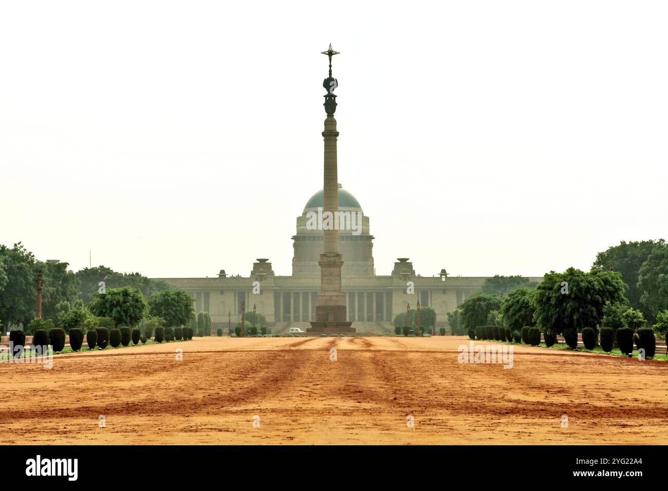 Jaipur column in the courtyard with Rashtrapati Bhavan—the official ...