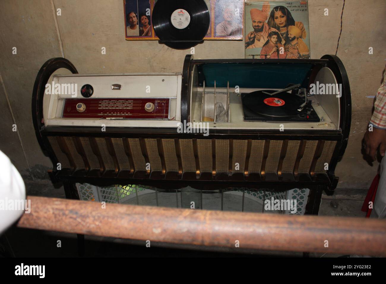 1960s radiogram hi-res stock photography and images - Alamy