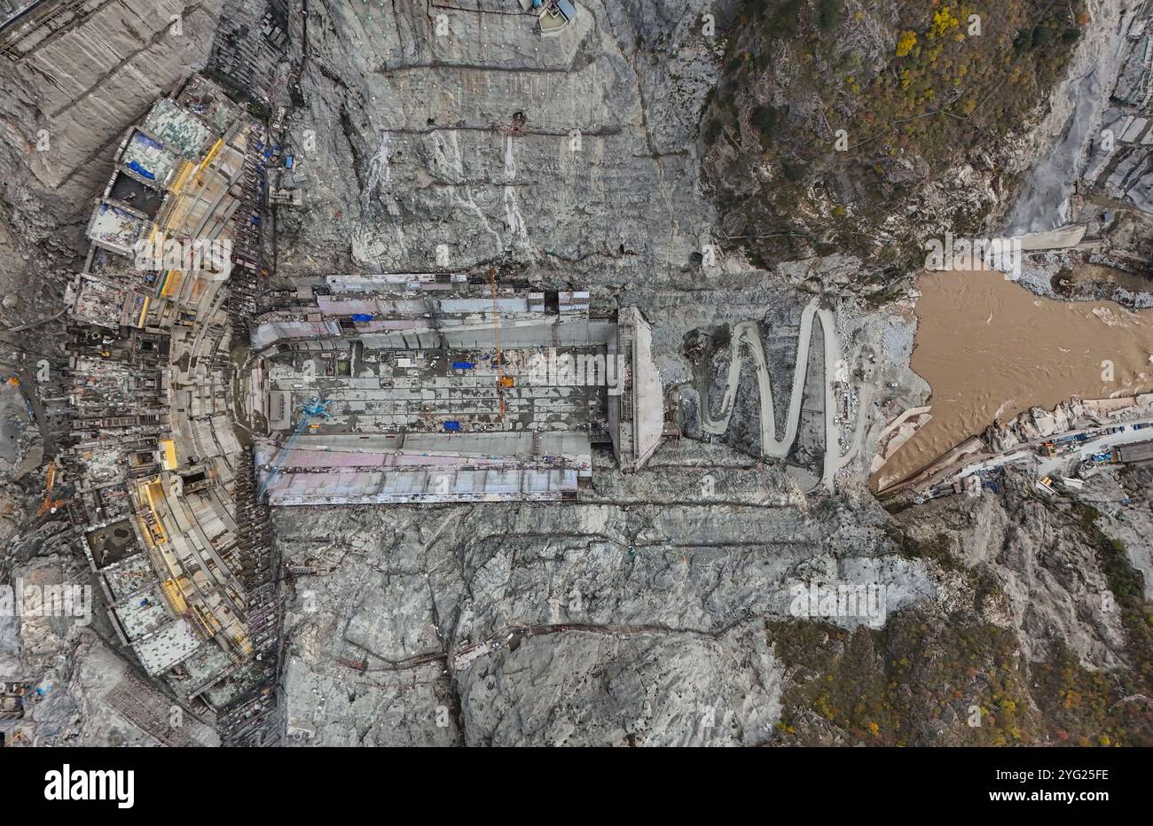 (241106) -- BAIYU, Nov. 6, 2024 (Xinhua) -- An aerial drone photo taken ...