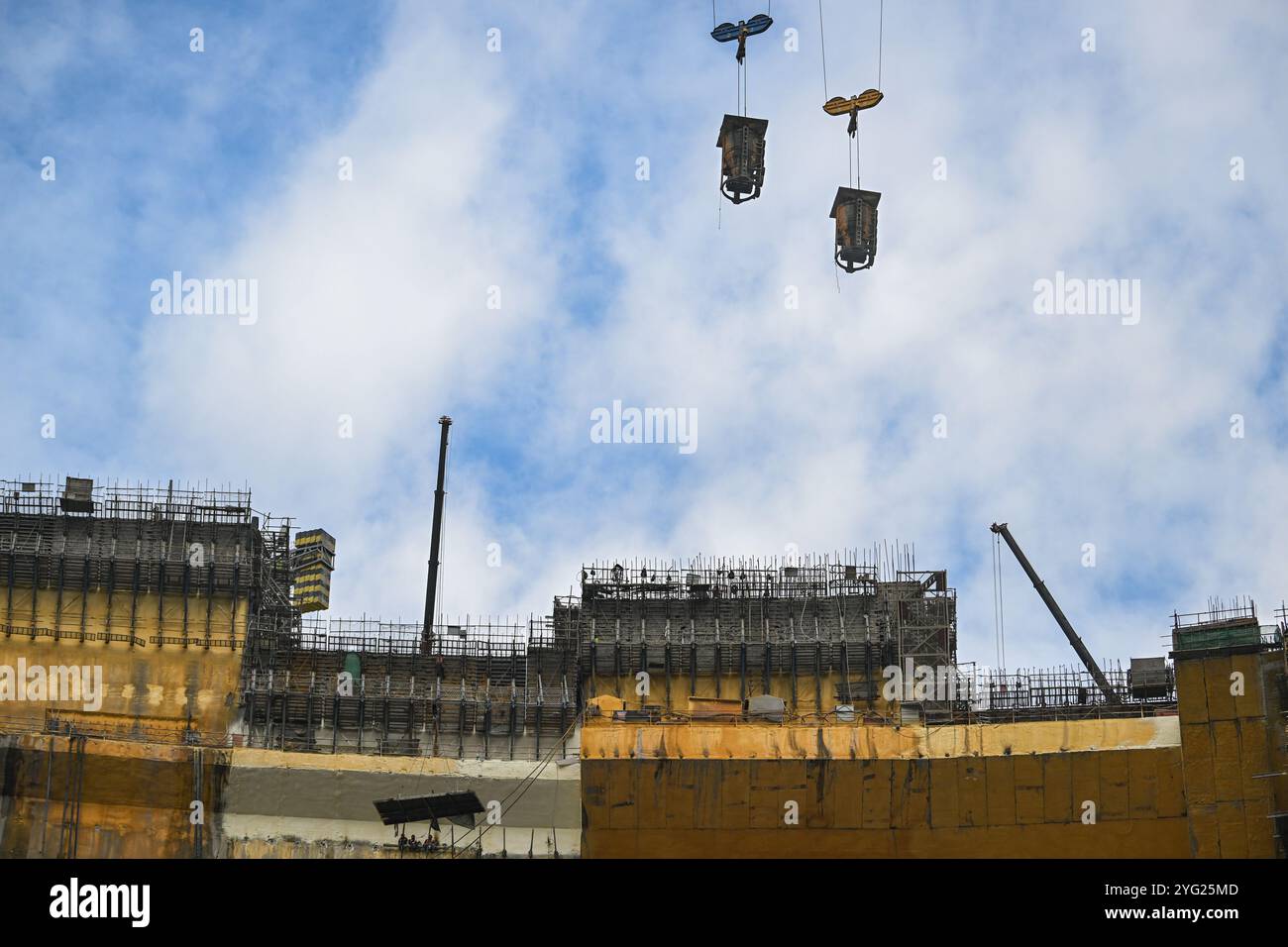 (241106) -- BAIYU, Nov. 6, 2024 (Xinhua) -- This photo taken on Nov. 5 ...