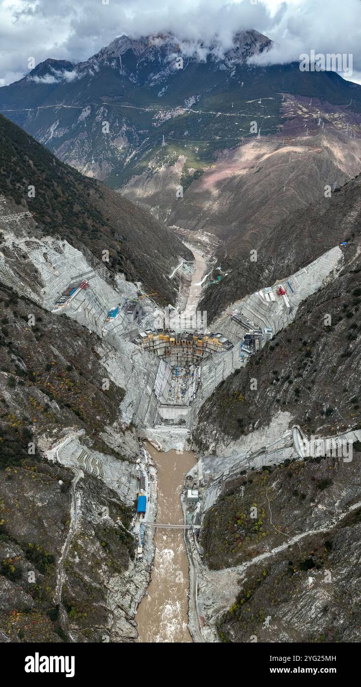 (241106) -- BAIYU, Nov. 6, 2024 (Xinhua) -- An aerial drone photo taken ...