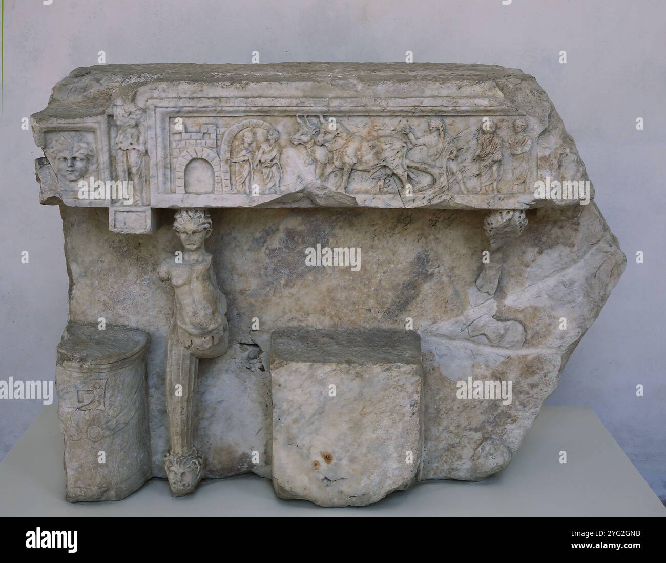 Roman chair hi-res stock photography and images - Alamy