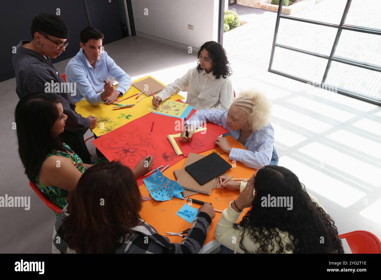 Bipoc group people talking hi-res stock photography and images - Alamy