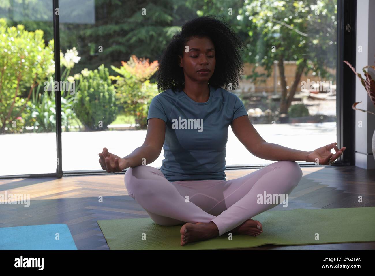 Full lotus position hi-res stock photography and images - Alamy