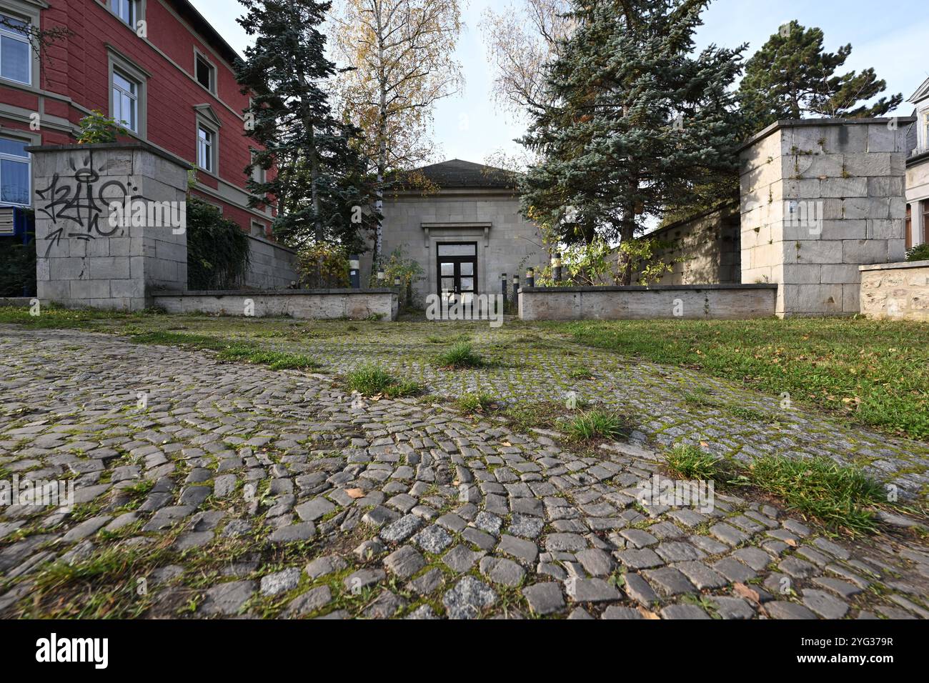 Weimar, Germany. 05th Nov, 2024. The former Weimar broadcasting center ...
