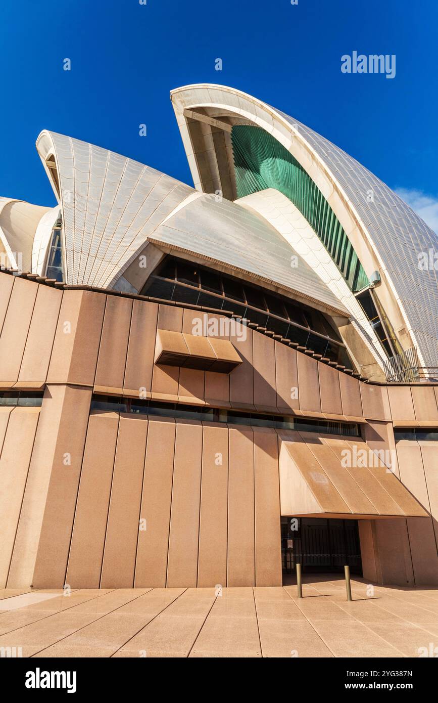 Distinctive building of Sydney Opera House - multi-venue performing ...