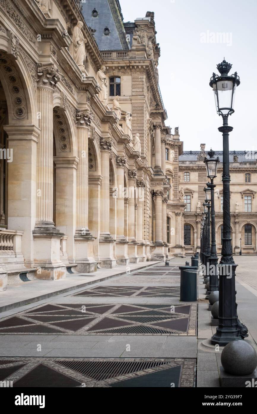 Place of the pyramids of the Louvre Museum in Paris - side 2 Stock ...