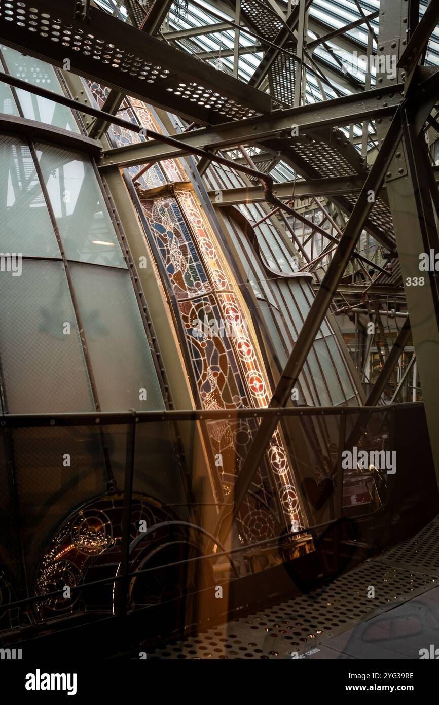 Coupole vitrail hi-res stock photography and images - Alamy