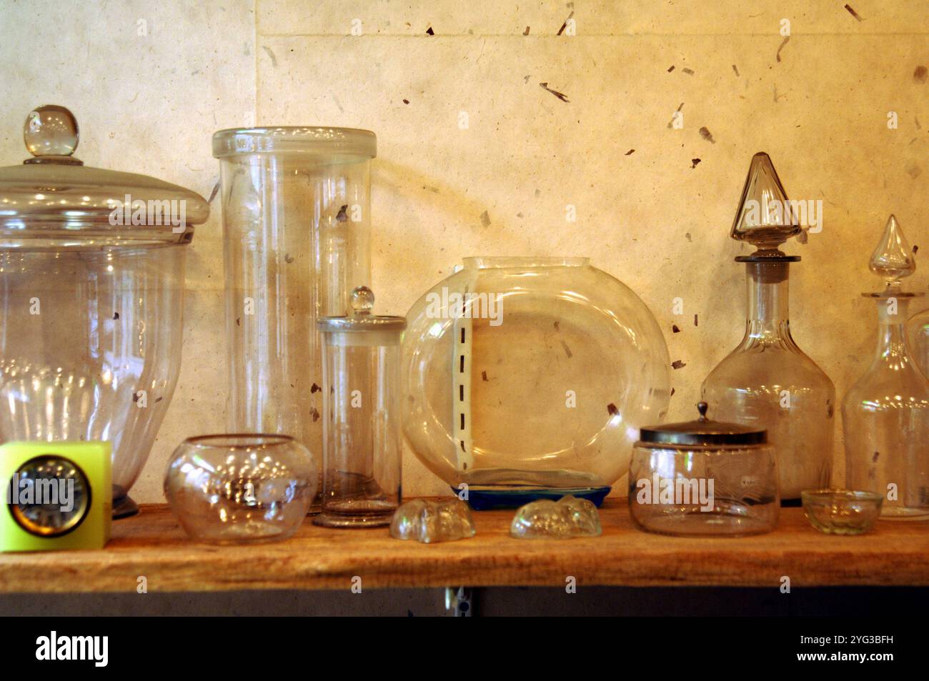 Beaker bottle hi-res stock photography and images - Alamy