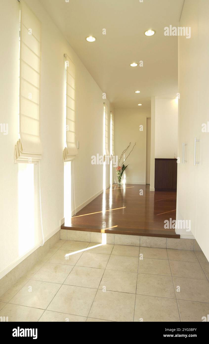 Platform entry hi-res stock photography and images - Alamy