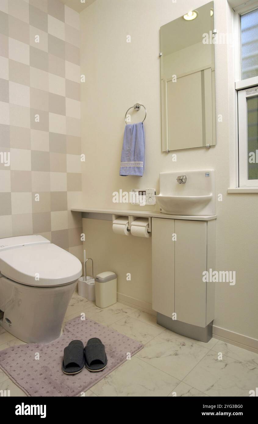 Toilet chamber hi-res stock photography and images - Alamy