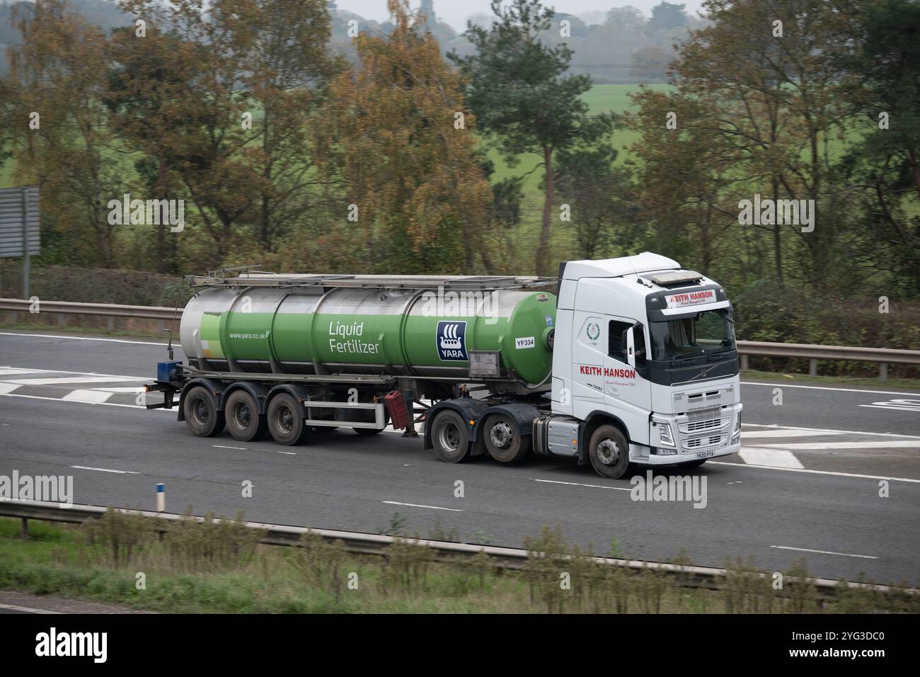Yara liquid fertilizer tanker lorry, M40 motorway, Warwickshire, UK ...