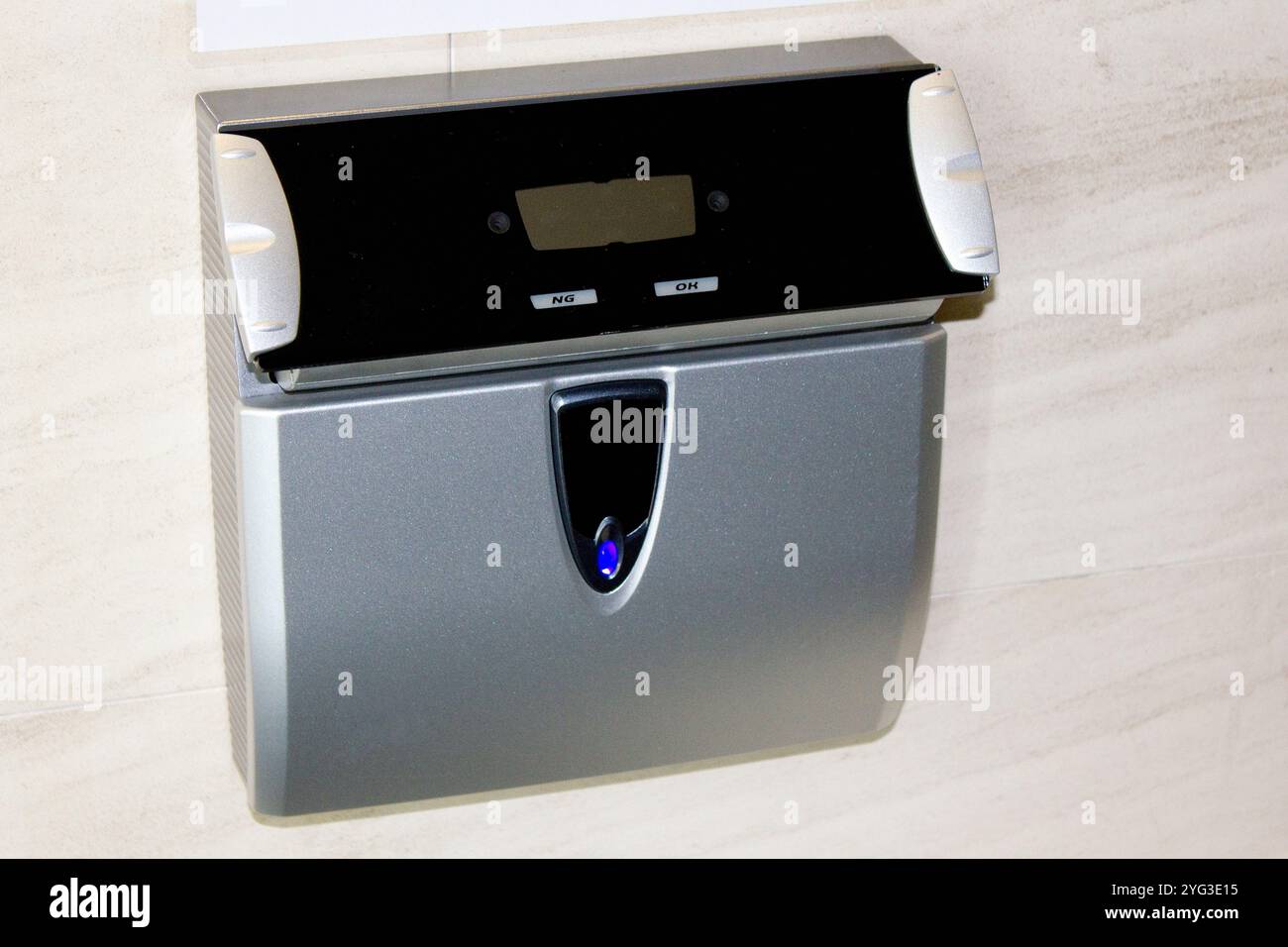 Retina hi-res stock photography and images - Alamy