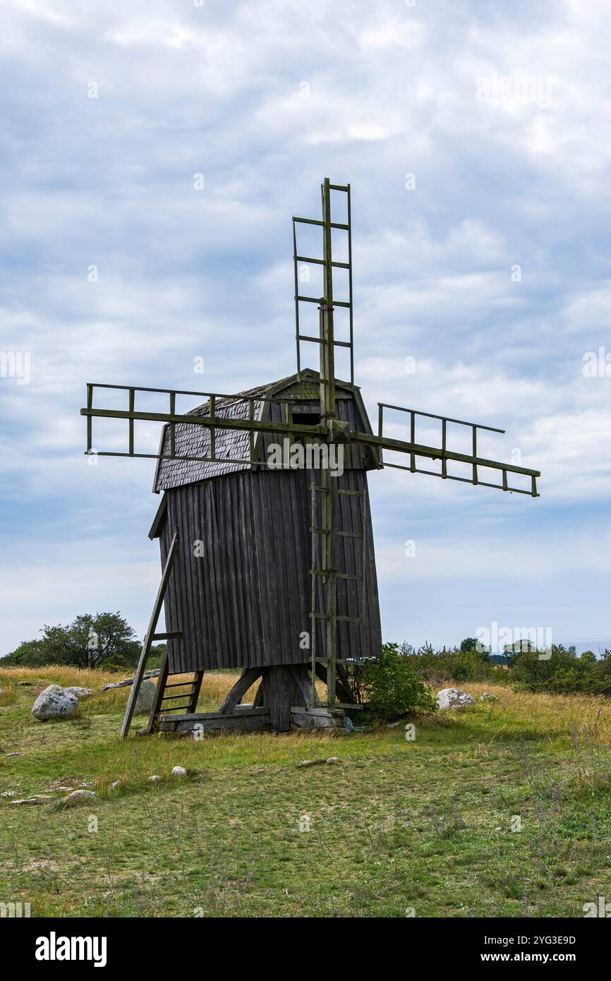 Traditional post mill at the Gettlinge burial ground (Gettlinge ...