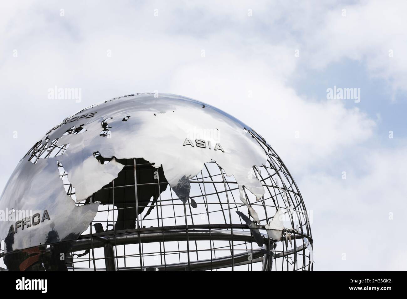 Wire globe hi-res stock photography and images - Alamy