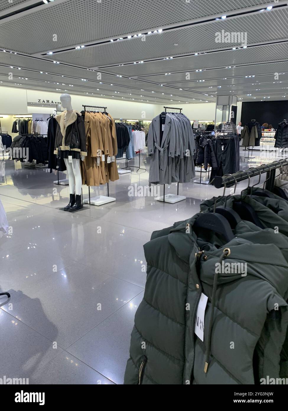 Men's retail store display hi-res stock photography and images - Alamy