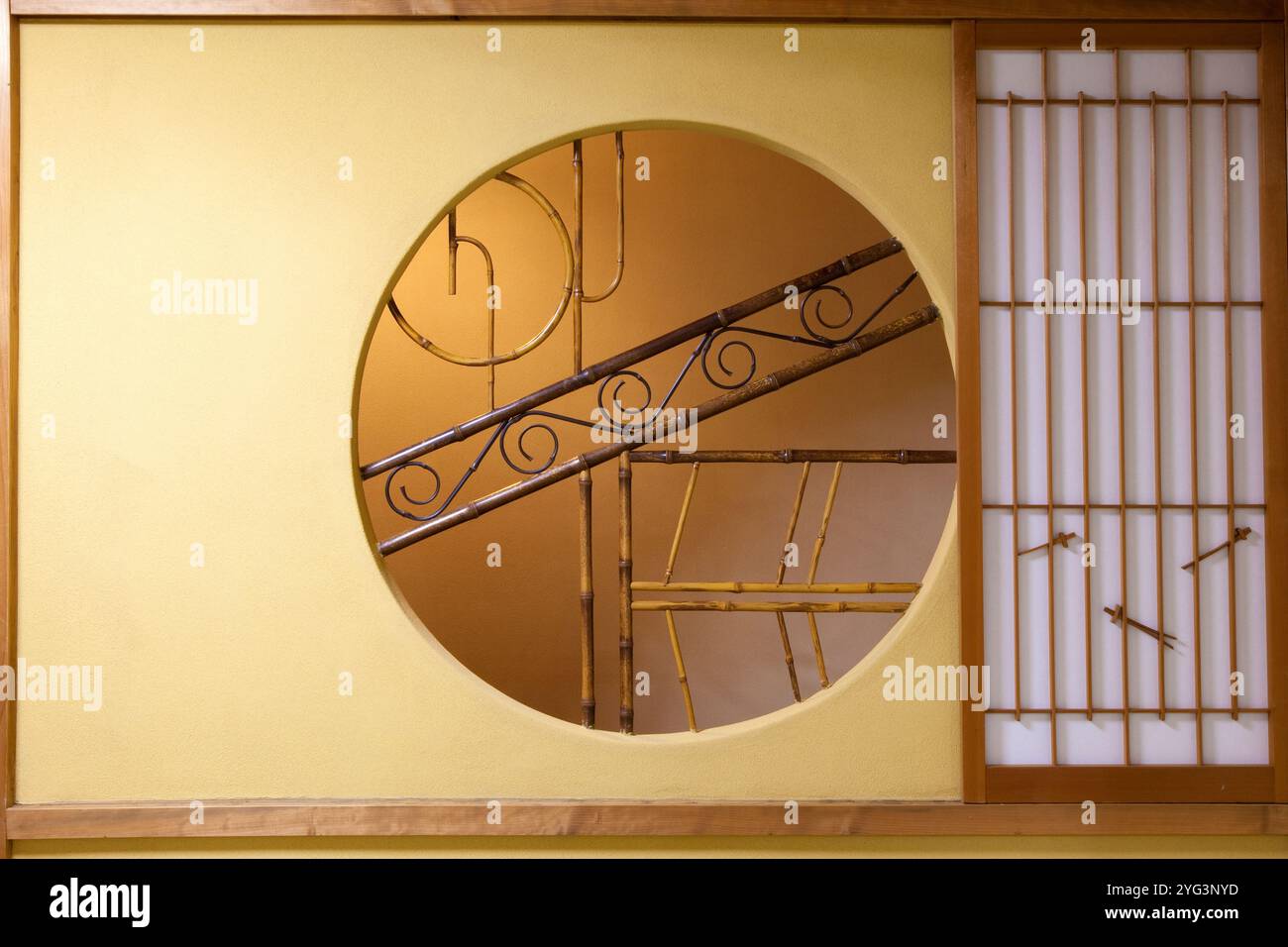 Round windows in Japanese-style rooms Stock Photo - Alamy