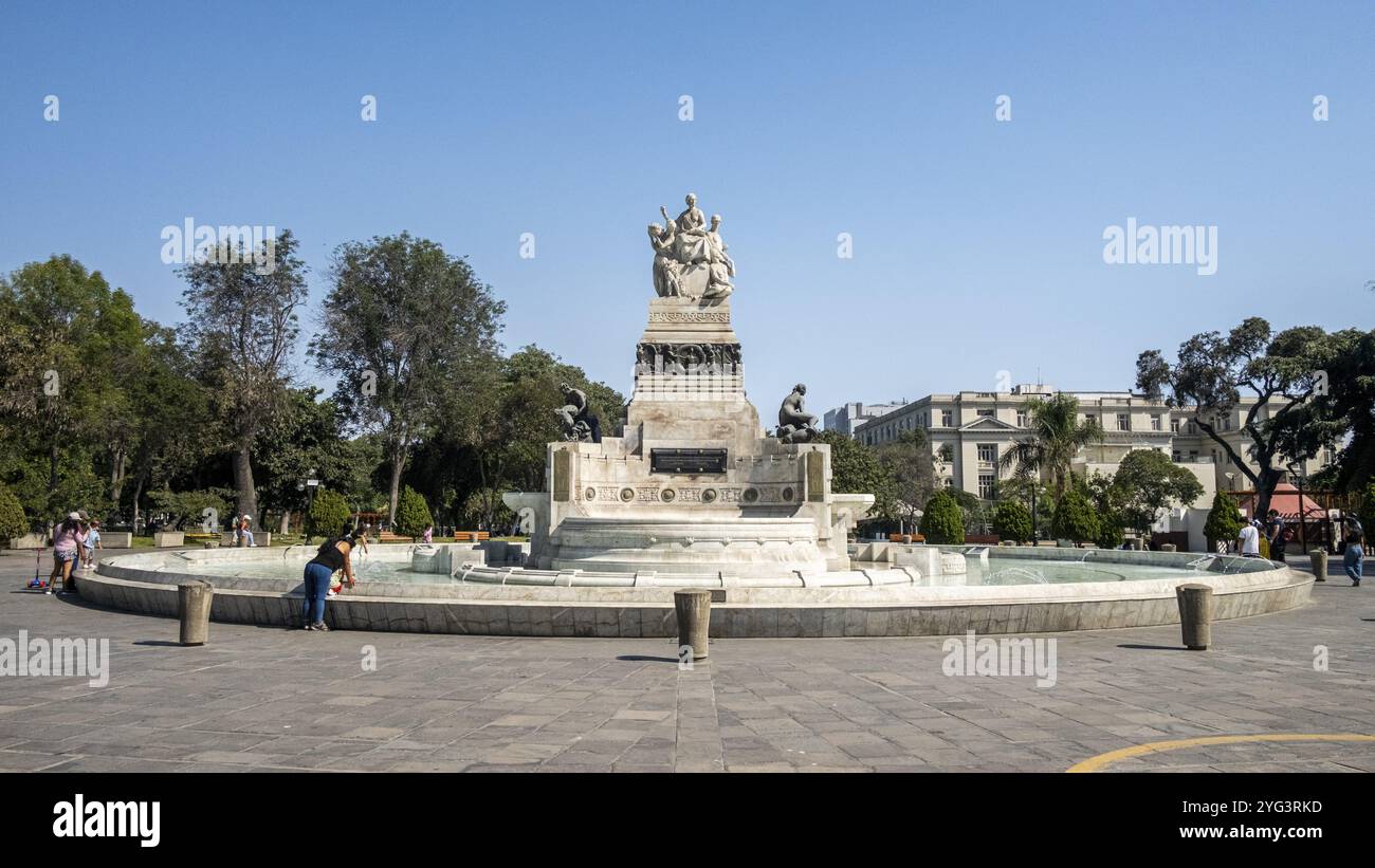 Pool of the Centennial of Independence, Park of the Exposition, Lima ...