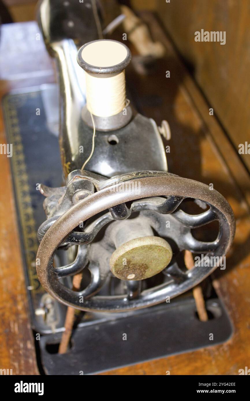 Nostalgic manual sewing machine Stock Photo - Alamy