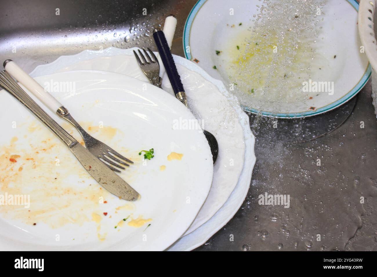 Pot washing hi-res stock photography and images - Alamy
