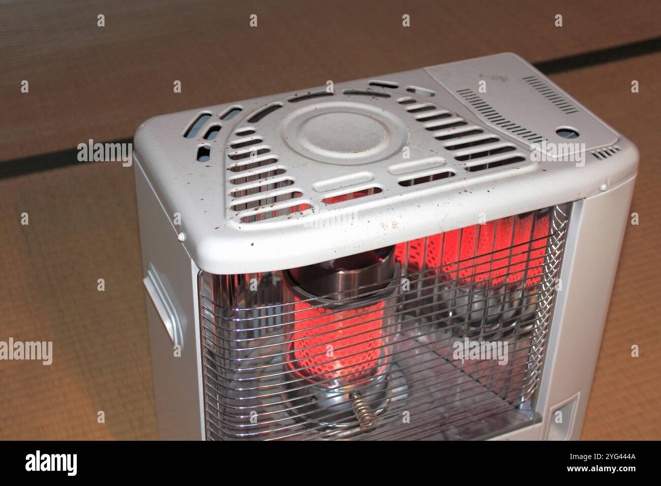 Japanese kerosene heater hi-res stock photography and images - Alamy