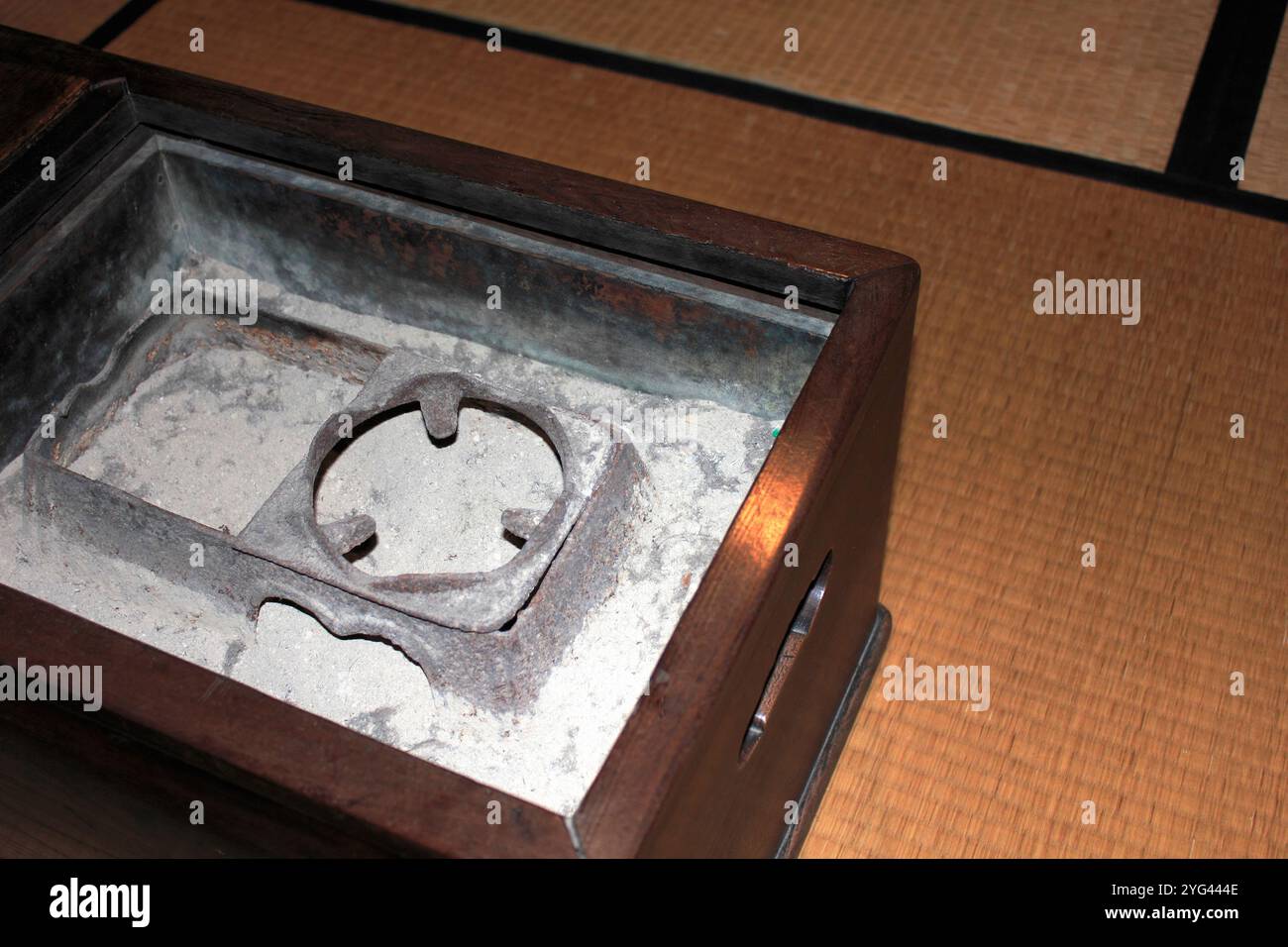 Brazier in Japanese room Stock Photo - Alamy