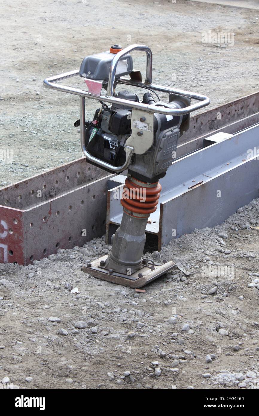 Breaking ground construction hi-res stock photography and images - Alamy