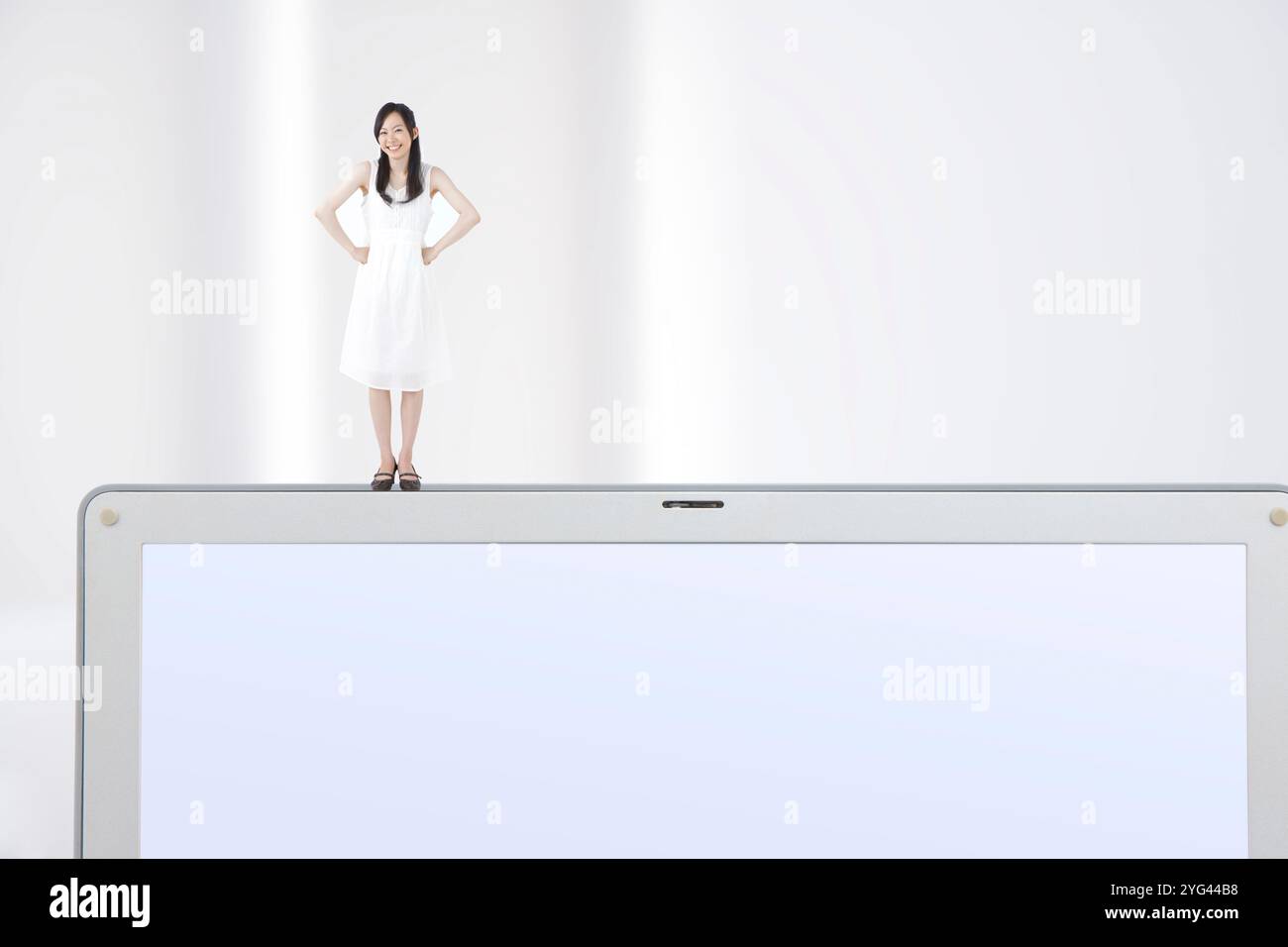 Office desk computer monitor hi-res stock photography and images - Alamy