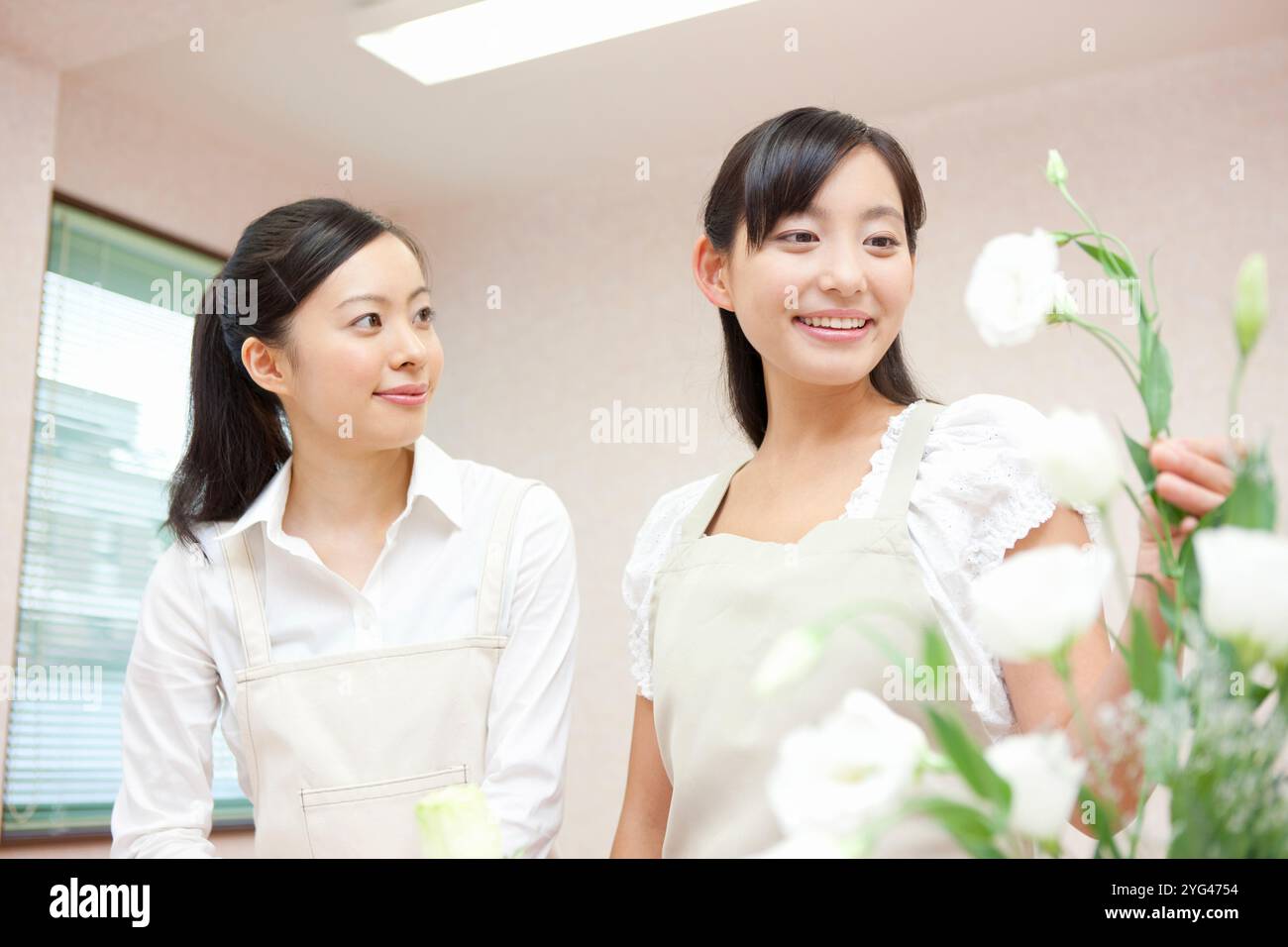 Flower Arrangement Classes Stock Photo - Alamy