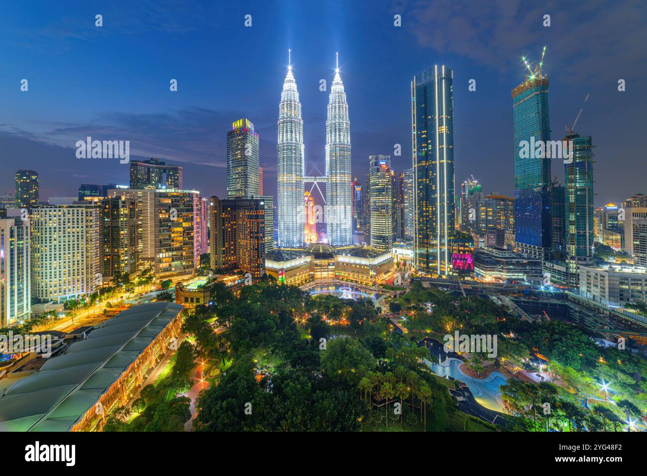 Aerial view of petronas twin tower hi-res stock photography and images ...