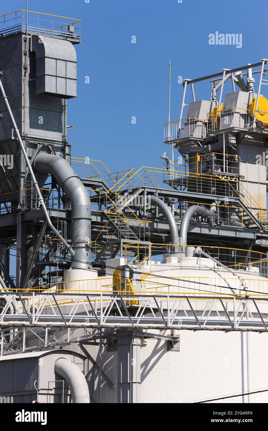 Factory outline hi-res stock photography and images - Alamy