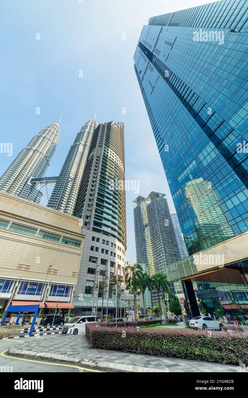 Bottom view of the Petronas Twin Towers in Kuala Lumpur Stock Photo - Alamy