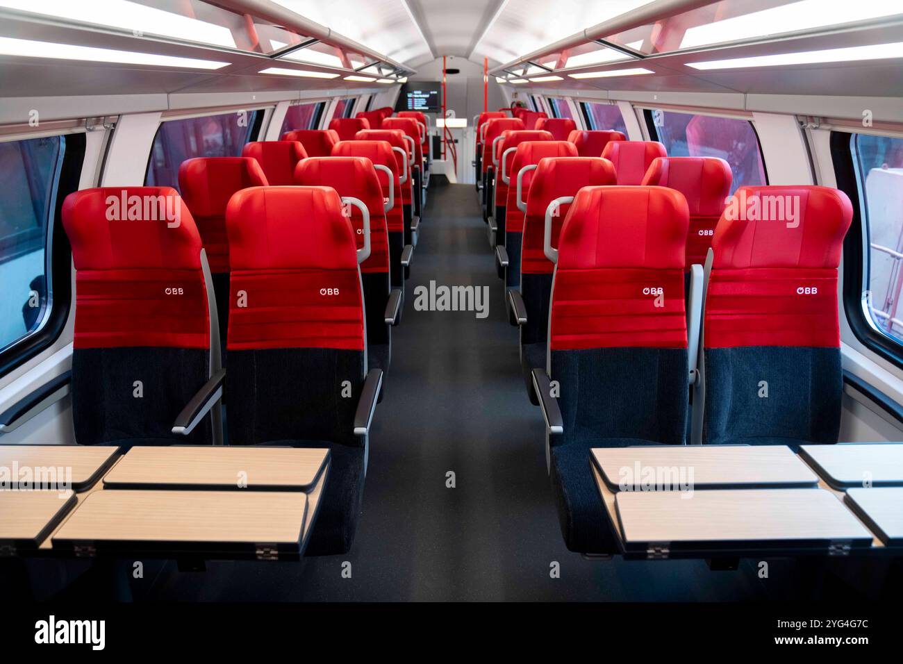 St. Pölten, Österreich. 6. November 2024. Innenraum des neuen Cityjets ...