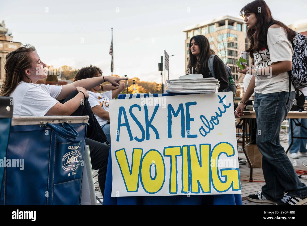 Voting questions hi-res stock photography and images - Alamy