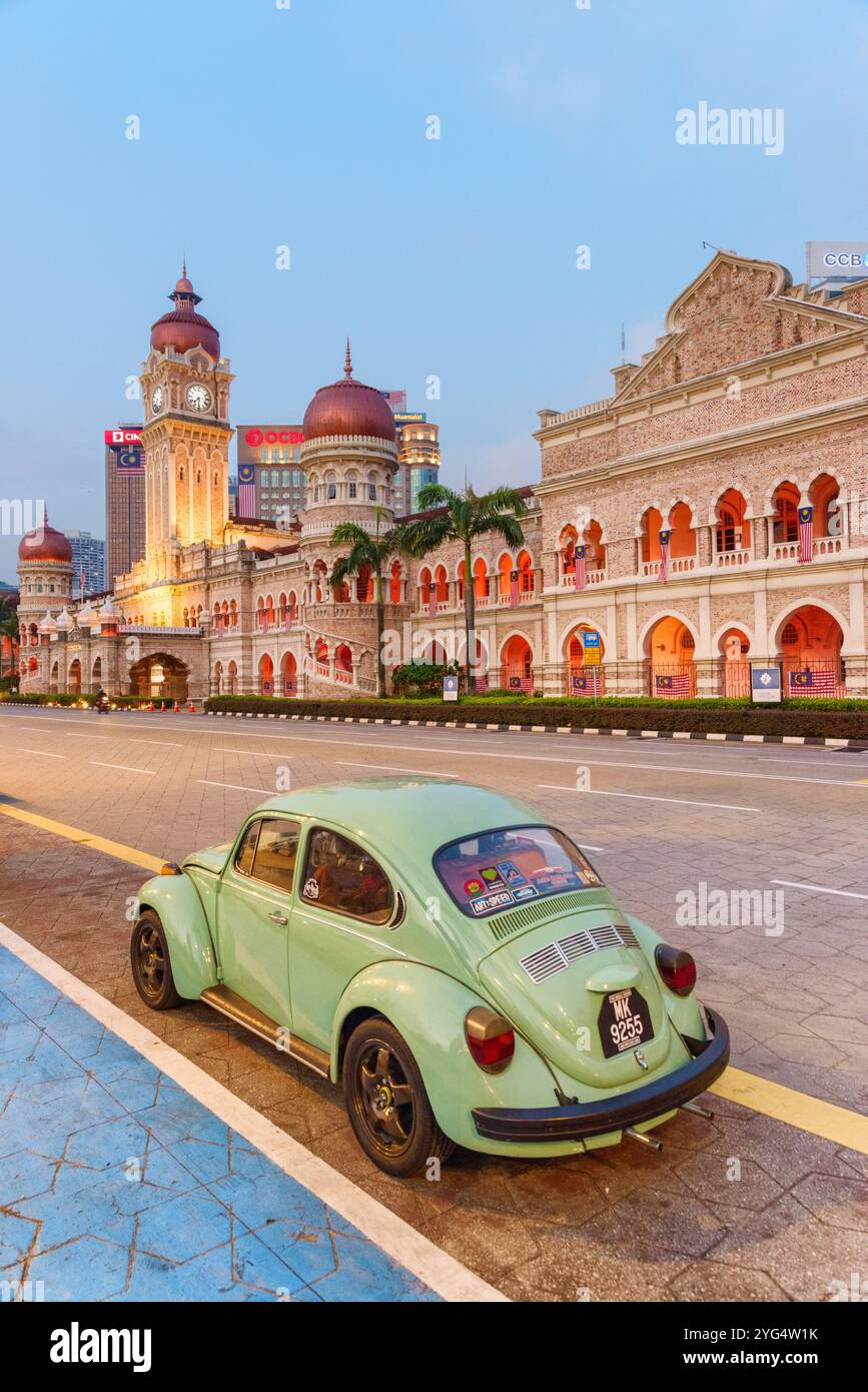 Vintage car on Jalan Raja in evening, Kuala Lumpur, Malaysia Stock ...