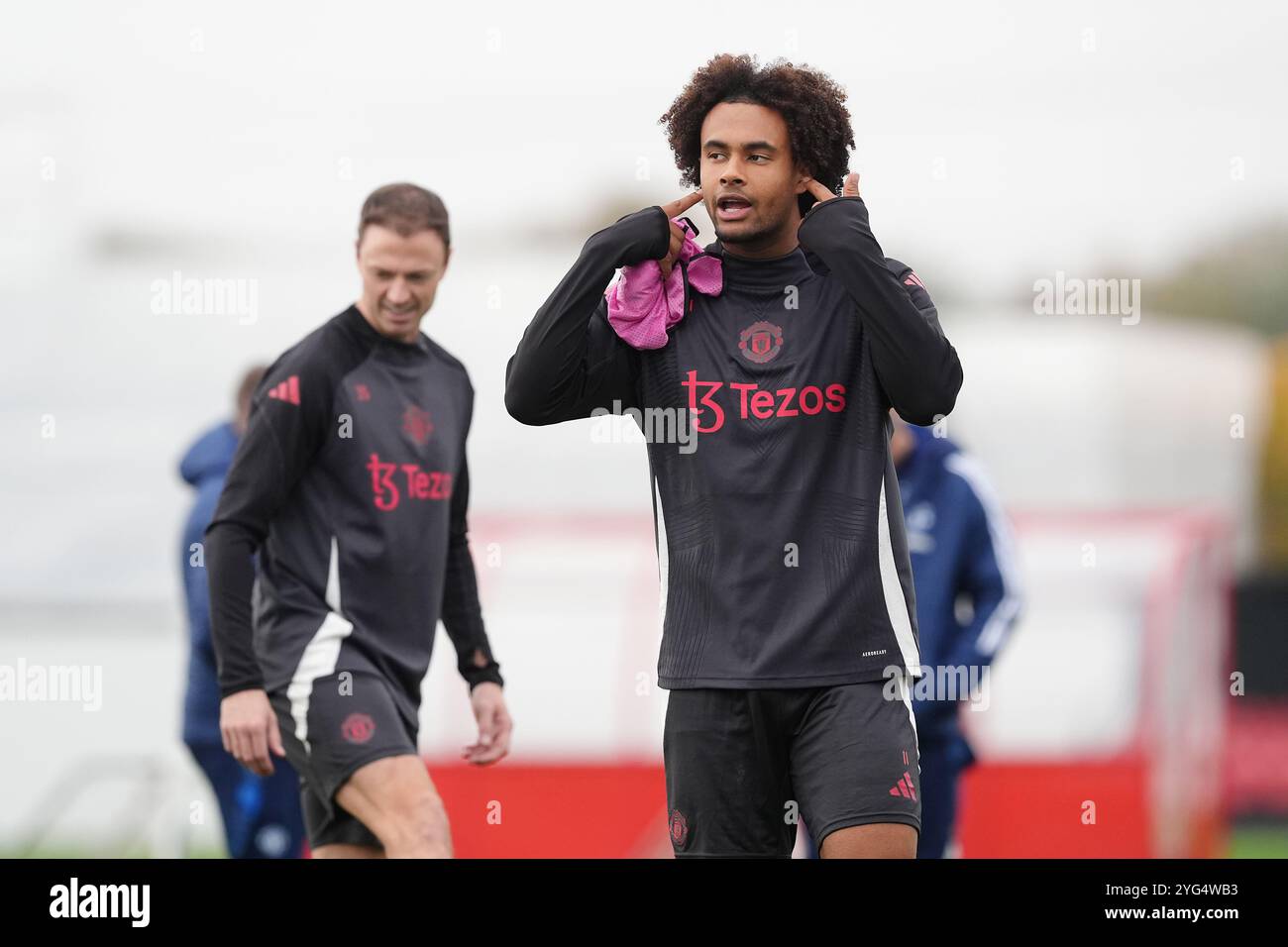 Zirkzee manchester united hi-res stock photography and images - Alamy