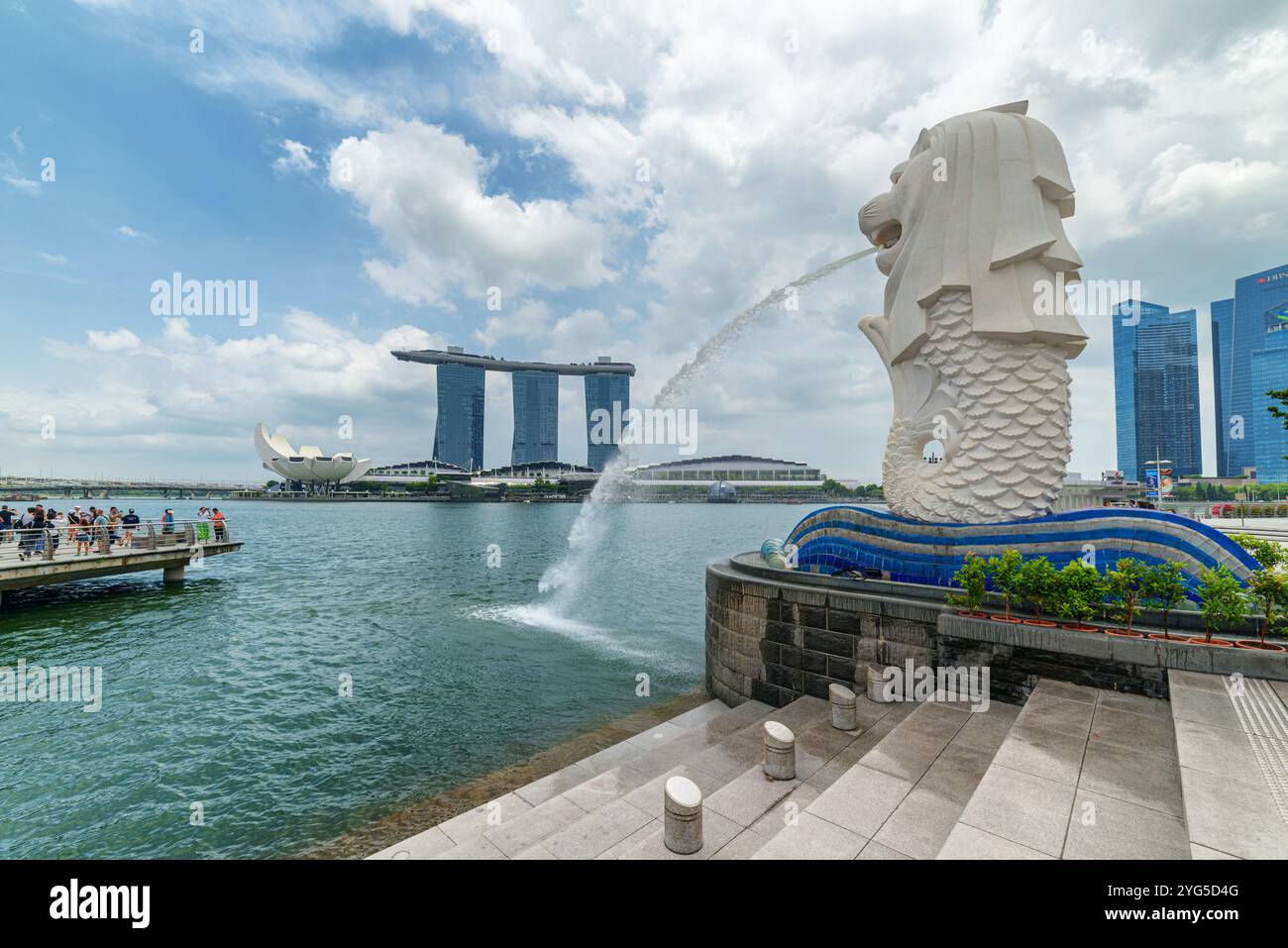 Awesome view of the Merlion in Singapore Stock Photo - Alamy