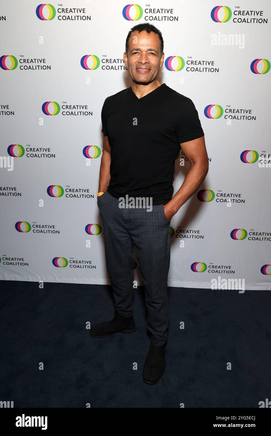 BEVERLY HILLS, CA - NOVEMBER 05: Mario Van Peebles at The Creative ...