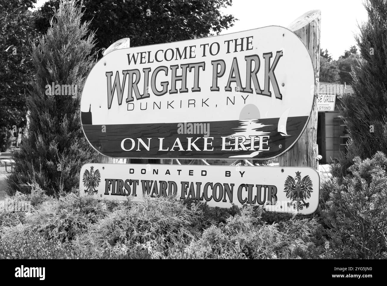 Welcome to Wright Park sign near Lake Erie in Dunkirk, New York, USA ...