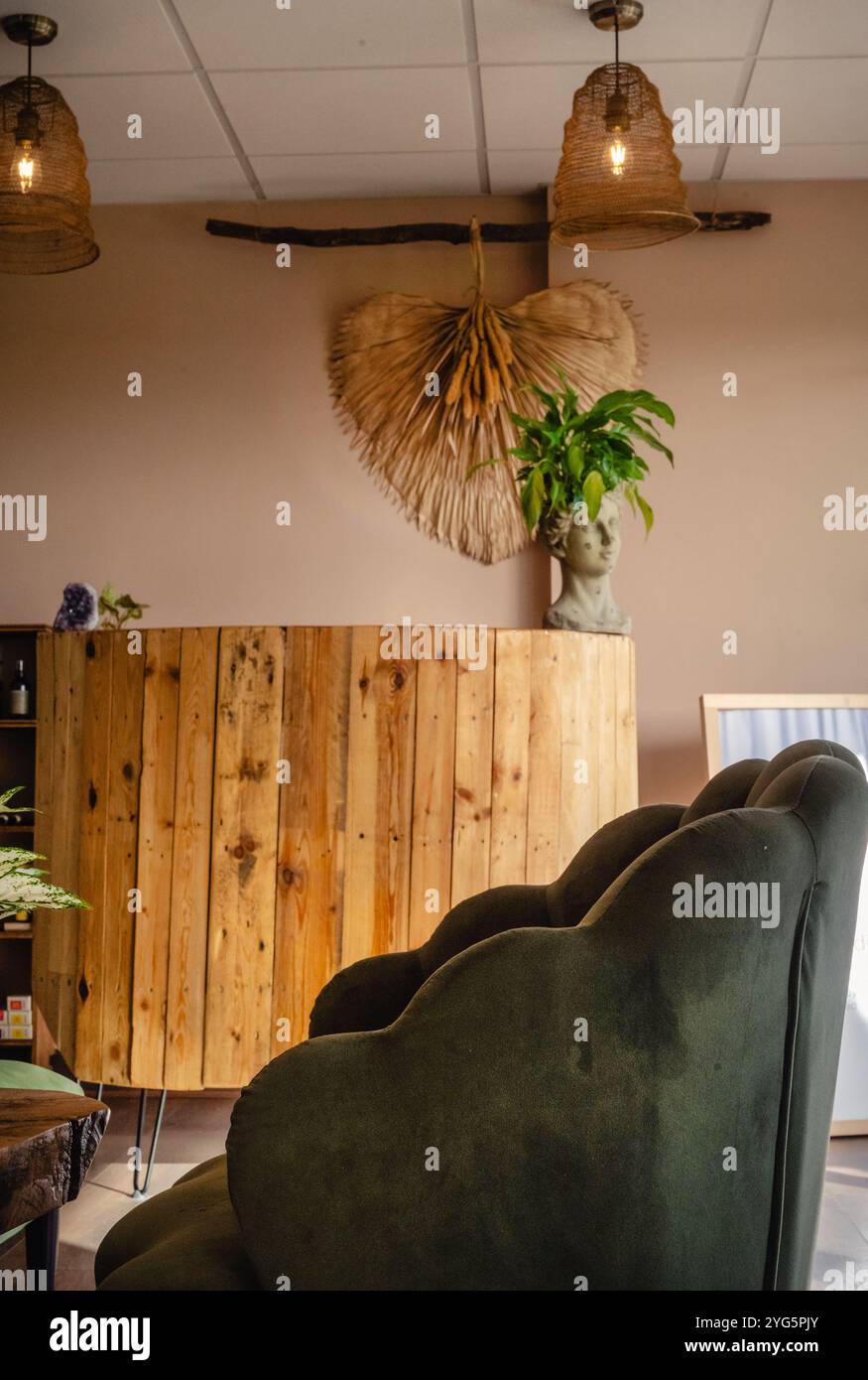 Salon area hi-res stock photography and images - Alamy