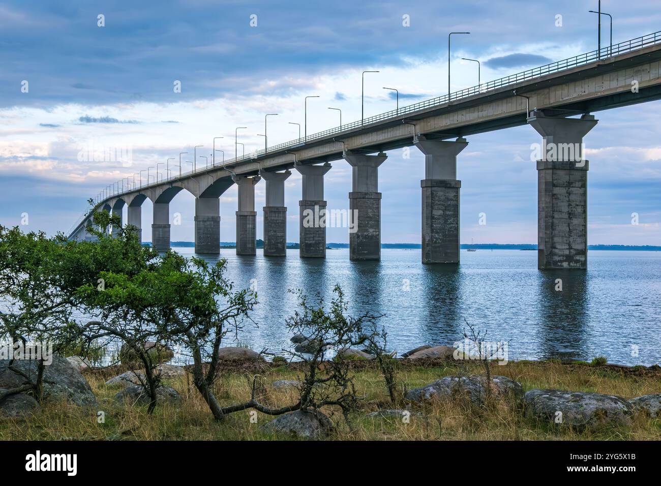 Atmospheric view of the Öland Bridge (Ölandsbron) in the evening lights ...