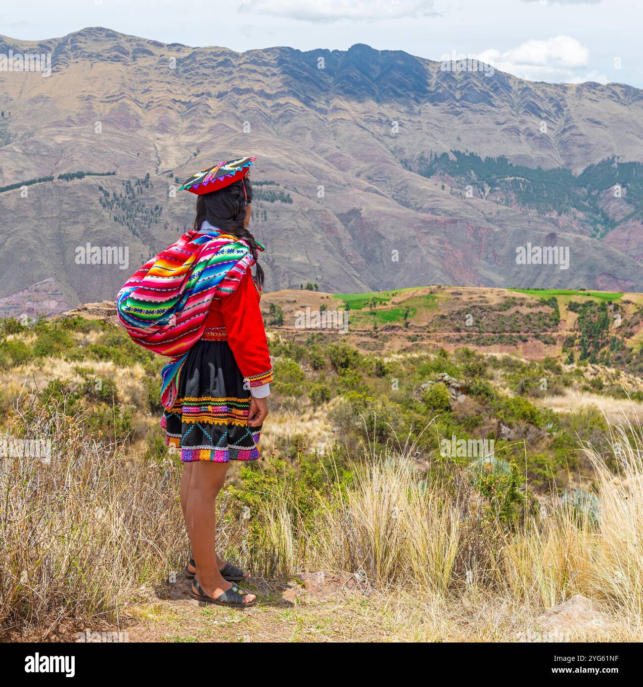 Peruvian indigenous quechua woman in traditional clothing, Sacred ...
