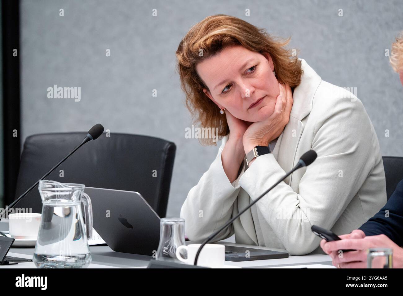 John hester hi-res stock photography and images - Alamy