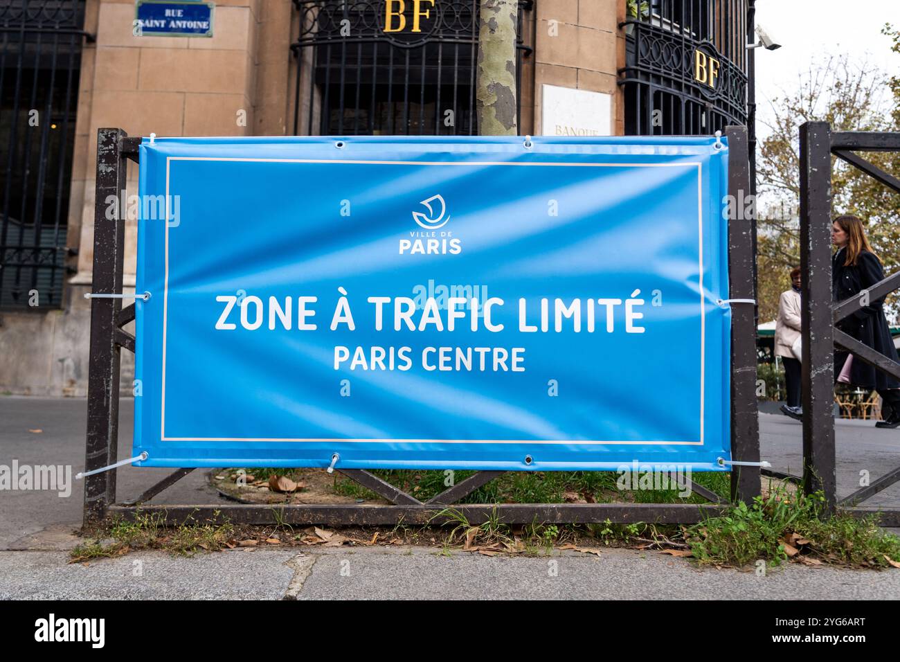 Illustration of A traffic sign indicating the limited traffic zone (ZTL ...
