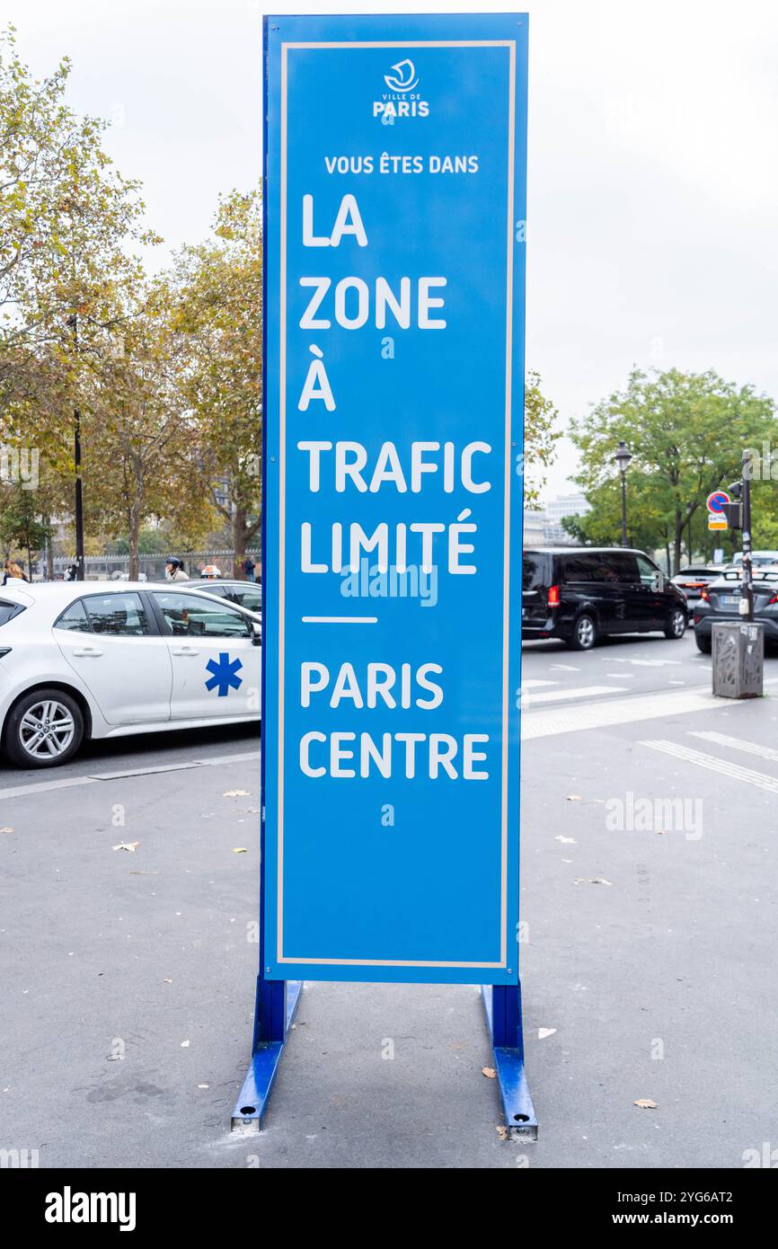 Illustration of A traffic sign indicating the limited traffic zone (ZTL ...