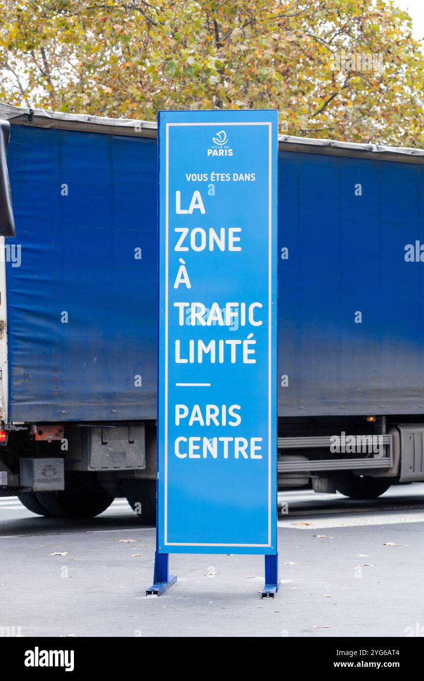 Illustration of A traffic sign indicating the limited traffic zone (ZTL ...