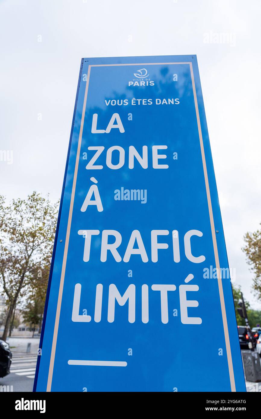 Illustration of A traffic sign indicating the limited traffic zone (ZTL ...