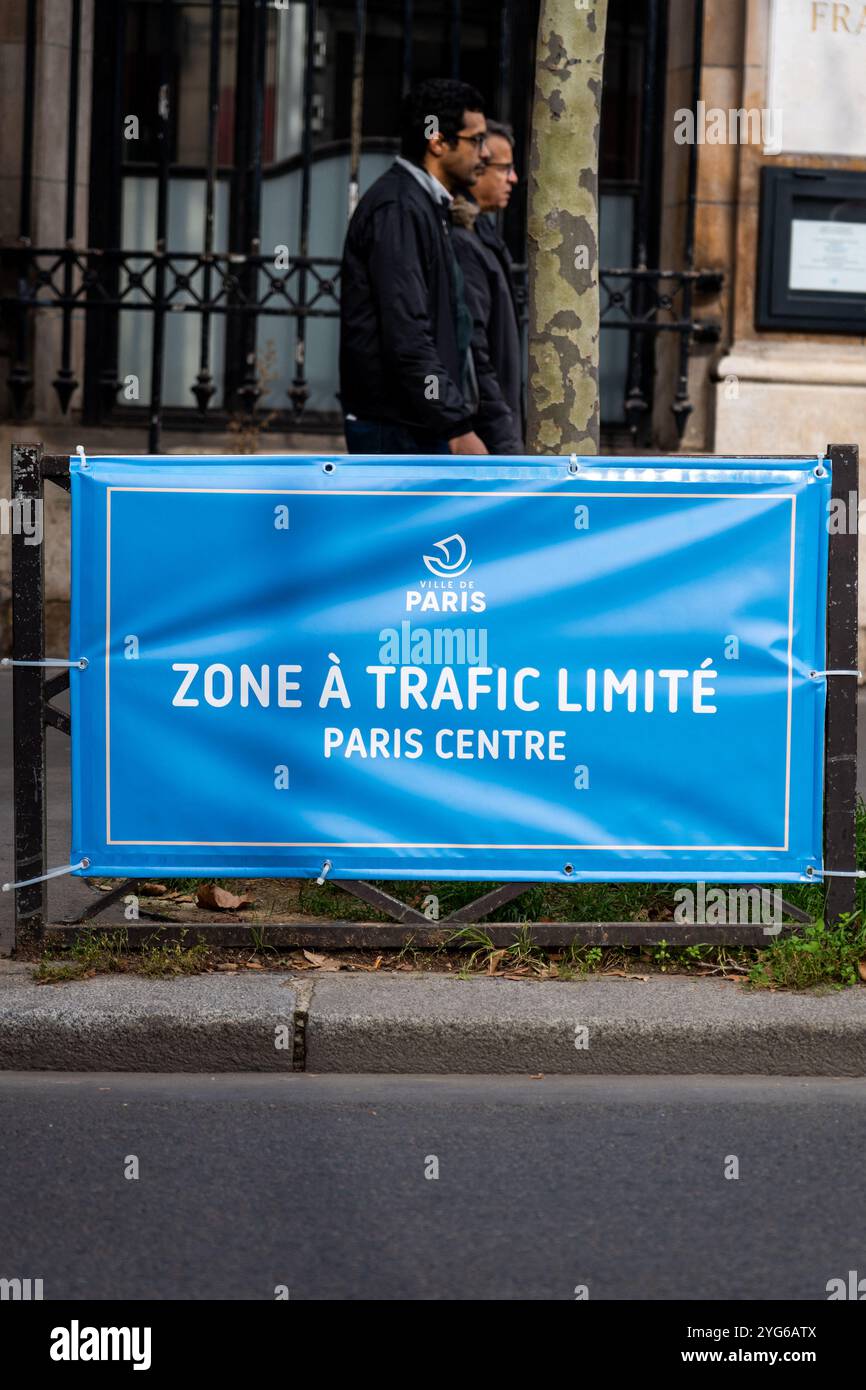 Illustration of A traffic sign indicating the limited traffic zone (ZTL ...