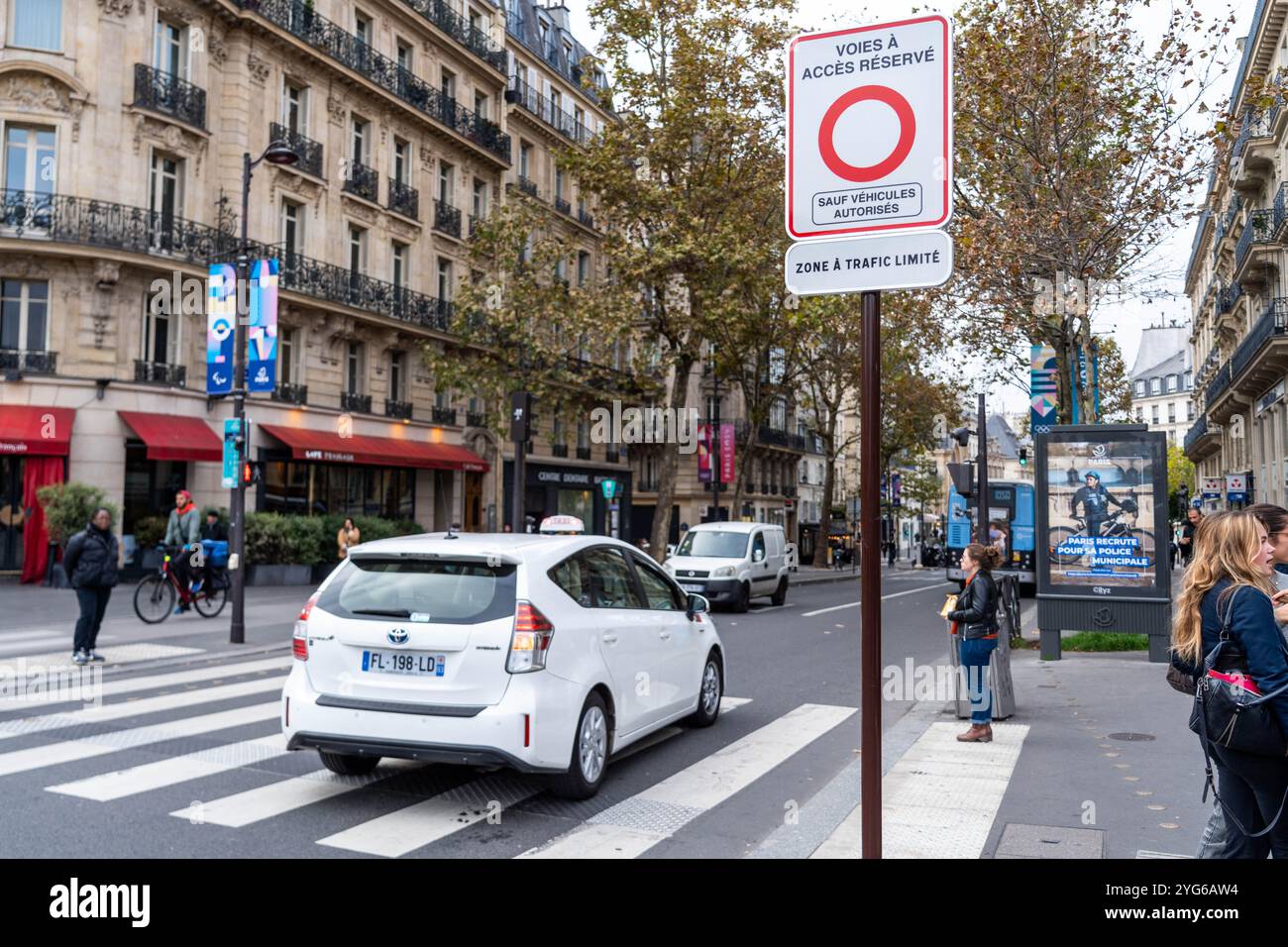 Illustration of A traffic sign indicating the limited traffic zone (ZTL ...
